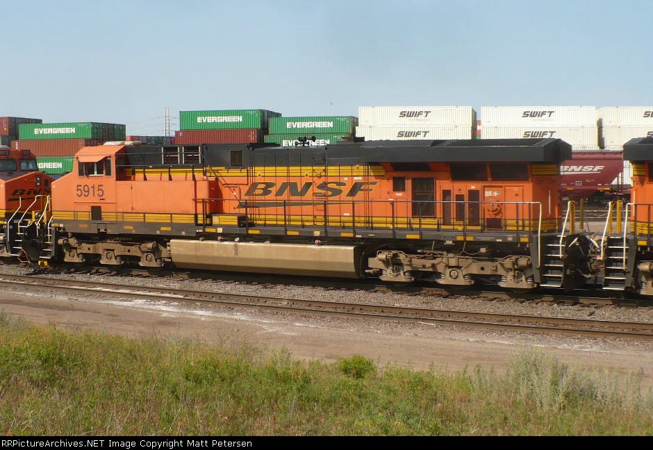 BNSF 5915